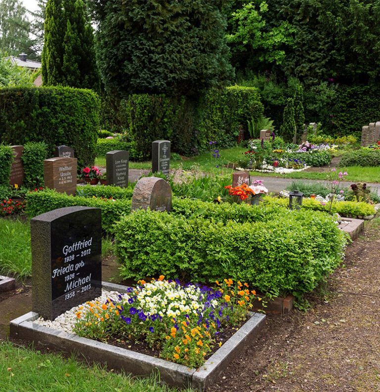 Grabarten » Vielfältige Gräber als Ruhestätte | Friedhof Rellingen